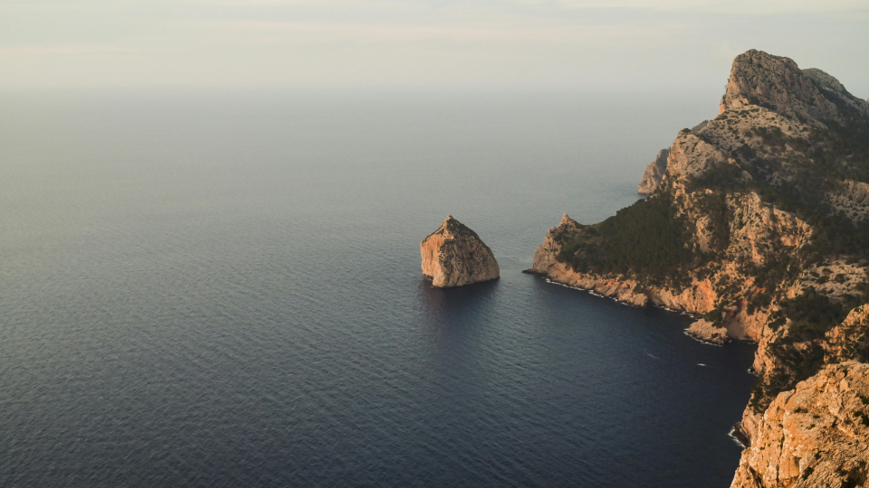 Solar Eclipse Spain 2026 | Luxury Yacht Charter in the Balearics